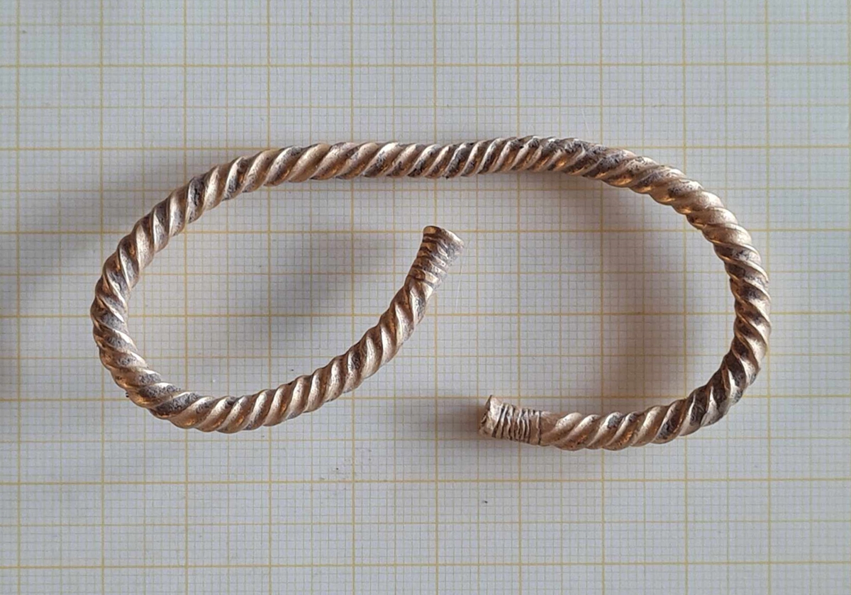 Gullarmbånd - Norges Metallsøkerforening | Museum